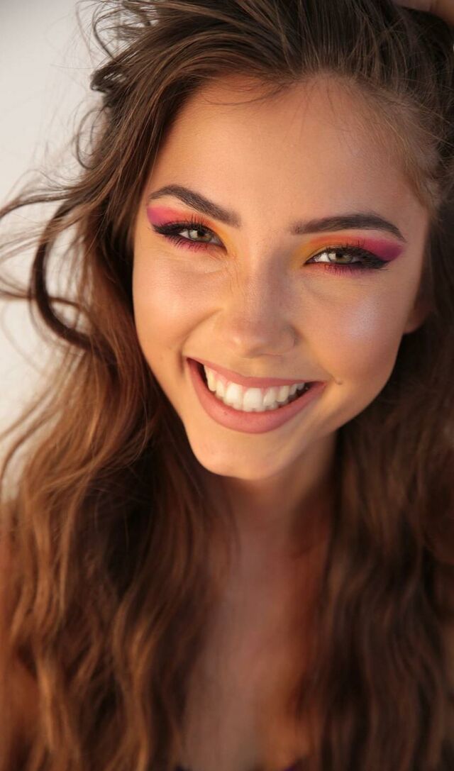 Try this effect on ToonMe