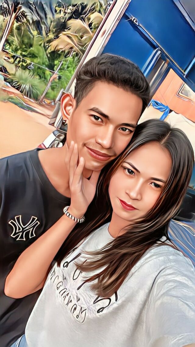 Try this effect on ToonMe